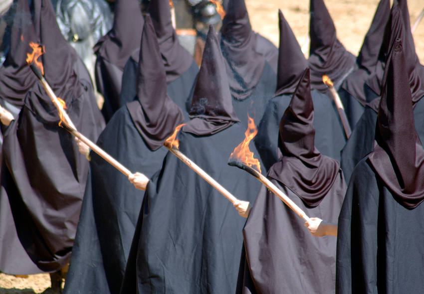 Sectas Famosas Lo Que Deben De Saber Sobre Ellas Martha Debayle