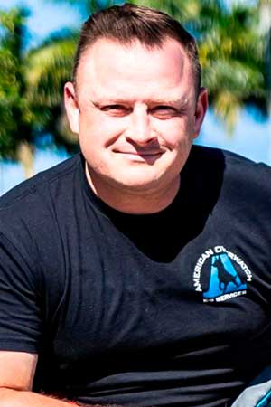 Garret Wing - Martha Debayle